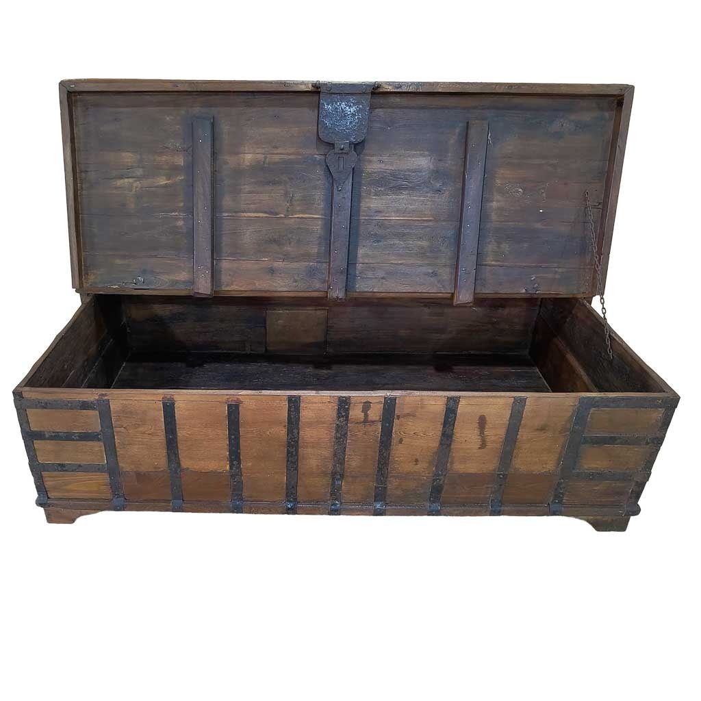 Baúl de madera artesanal 178x95x47h cm - Conforama