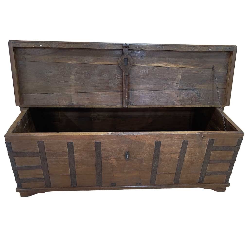 Baúl de madera artesanal 141x73x48h cm - Conforama